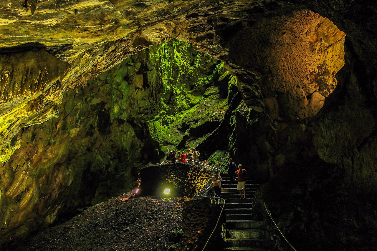 Algar do Carvão: Complete Terceira Volcano Cave Guide | Guide to The Azores